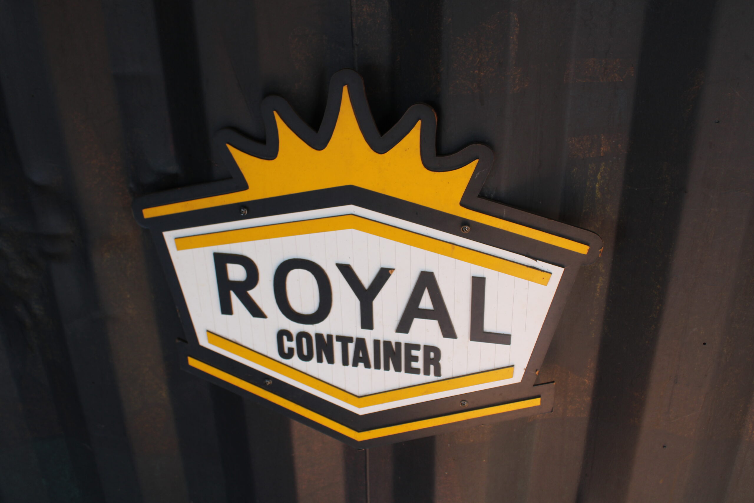 Royal Container: Cheesiest Burgers in Ciudad del Este