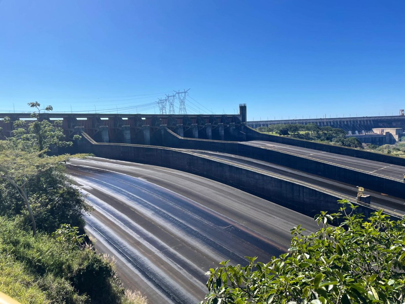 Itaipú Dam: Paraguay’s Colossal Power Plant And Must-See Wonder